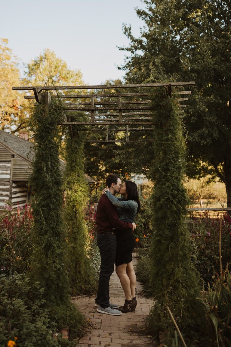 Faust Park Engagement Photos // Jenny & Zach - abbyrose-photo.com