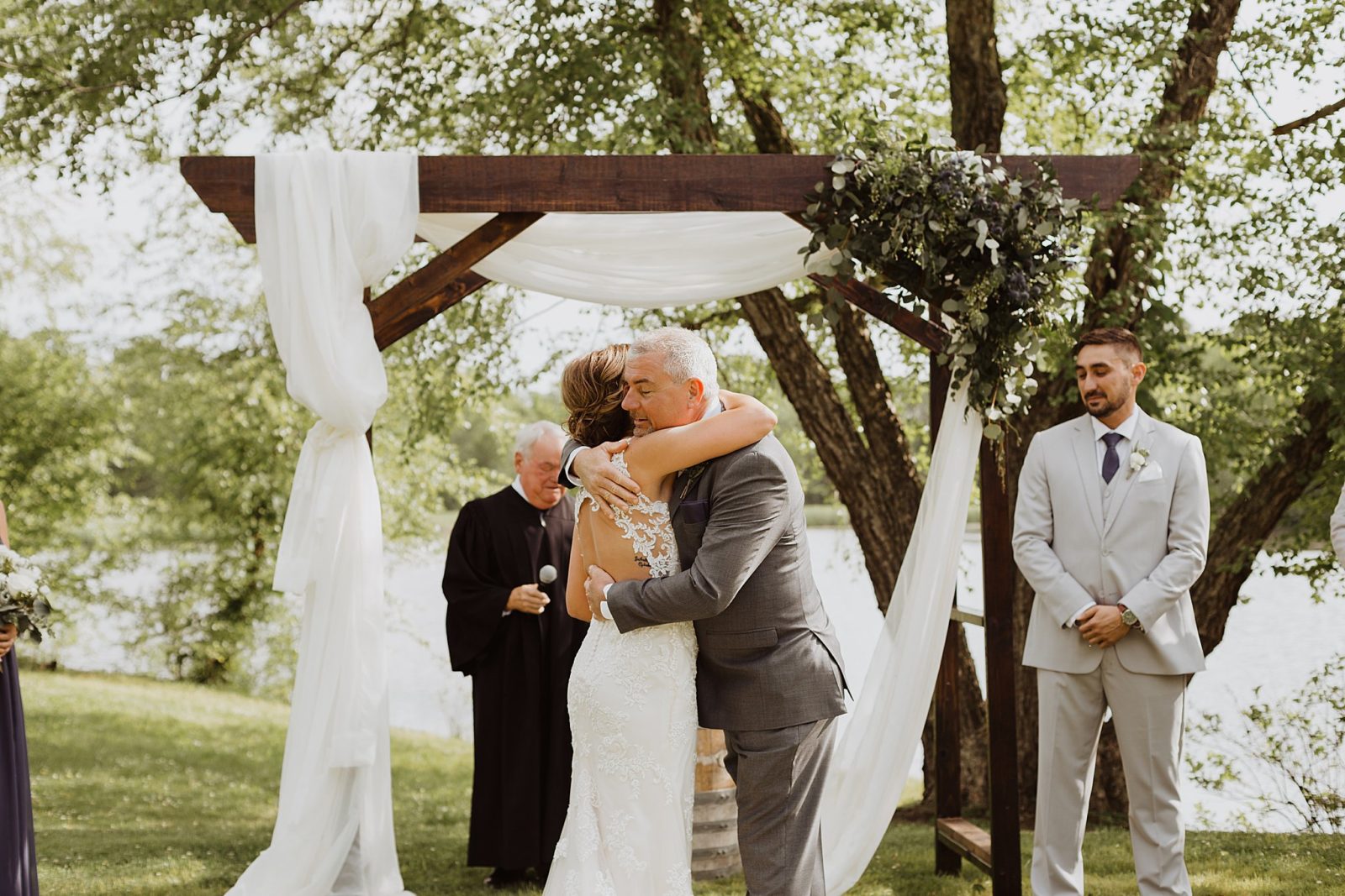 Cedar Creek Wedding // heather & fred - abbyrose-photo.com