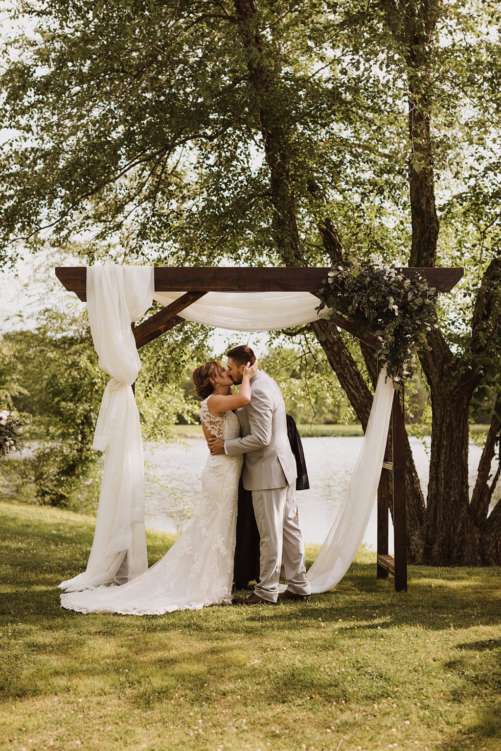 Cedar Creek Wedding // heather & fred - abbyrose-photo.com